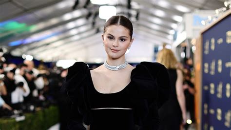 Selena Gomez And Her Stomach Are Not The Beacons Of Body Positivity You