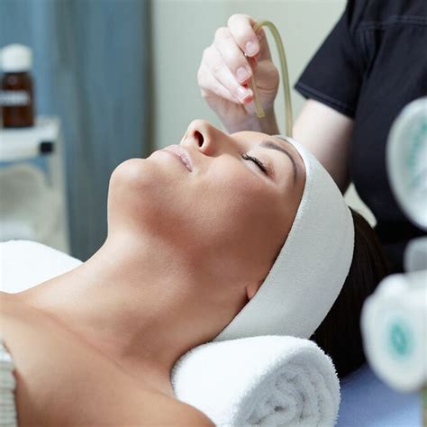 Our Guide To Five Common Spa Facial Treatments