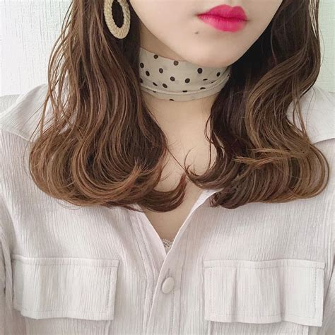 【保存版】ぷるん、ツヤツヤな憧れhair♡不器用さんでもできるウェーブ巻き講座｜mery