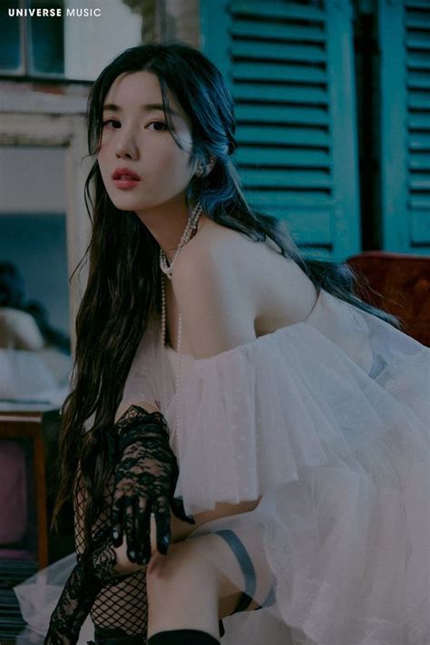 Kwon Eunbi Captivating Moments