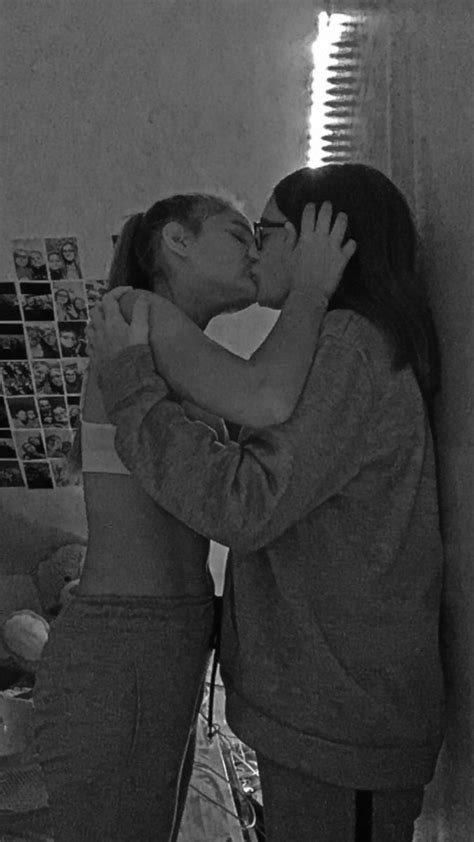 Cute Lesbian Couples Girl Photo Poses Girl Photos Photo Couple