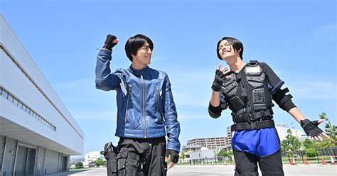 Vシネクスト「仮面ライダーリバイス」大二とヒロミが銃口向け合う新映像（動画あり） 映画ナタリー