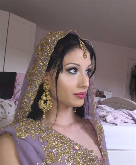 Stunning British Paki Babe Extreme Hot And Seductive Expressions 126pics