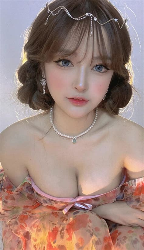 【エロ注意】twitter凍結間近の1 歳少女がアップしてる画像、完全にアウト… ポッカキット