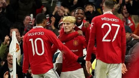 بالثلاثة مانشستر يونايتد يقهر وست هام ويتأهل إلى ربع نهائي كاس