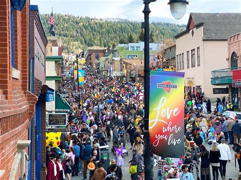 Halloween Trick Or Treat On Park Citys Main Street