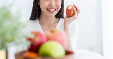 熟齡保健專家 馬鳳吟營養師 水果到底飯前吃還是飯後吃？避開這一類吃都安全