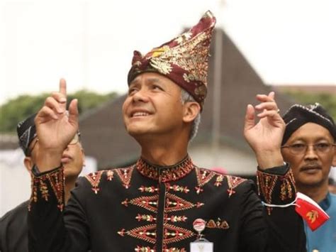 Survei Capres Indekstat Ganjar Pranowo Teratas Makassar Terkini