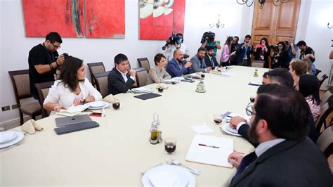 El Gobierno Chileno Recibió A La Oposición Para Analizar Cómo Enfrentar