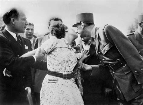 Paris Fête Les 75 Ans De Sa Libération Public Sénat