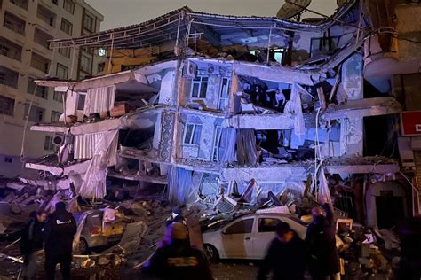 5 Killed Buildings Collapse As Earthquake Rattles Turkey