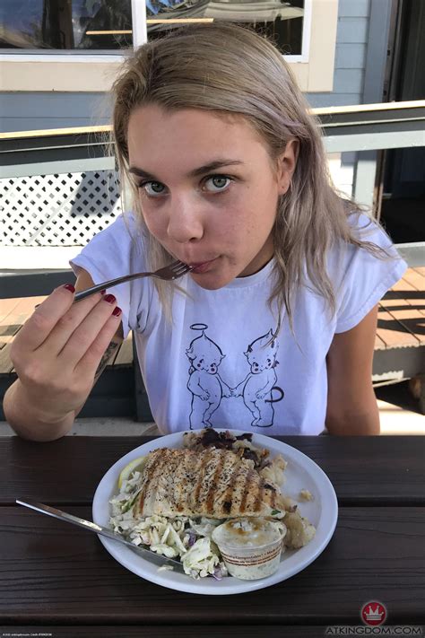 Gabbie Carter Eating Pie Hot Sex Picture