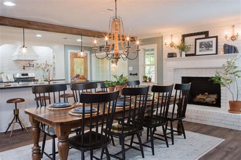 Photos Hgtvs Fixer Upper With Chip And Joanna Gaines Hgtv