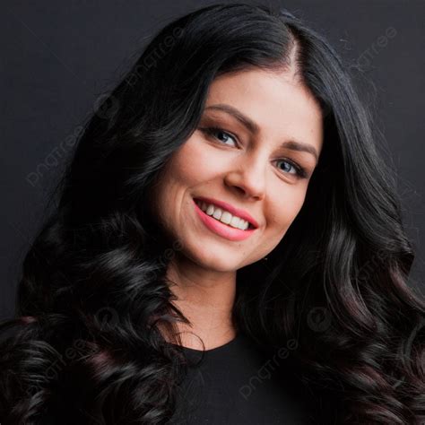 Background Potret Cantik Berambut Cokelat Dengan Rambut Panjang