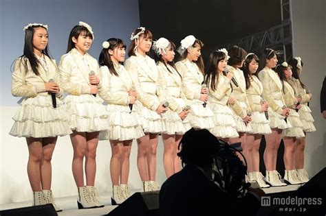 橋本環奈らrev．from Dvl、全力パフォーマンスで魅了 全員で行きたい所とは？ モデルプレス