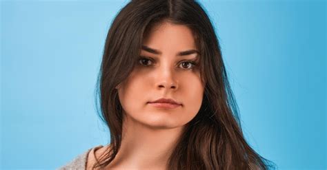 Premium Photo Portrait Of Beautiful Naturally Brunette Woman Smiling