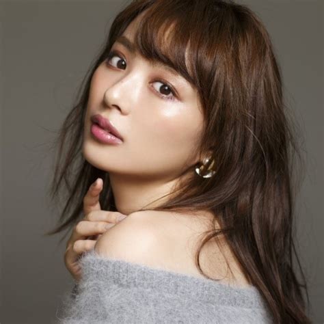 男女問わず絶大な人気を誇る女優・内田理央が、大胆セクシーカットで人気ファッション雑誌「ar」の表紙に初登場 株式会社レプロ