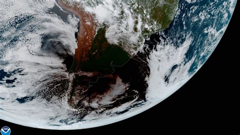 this amazing shows a solar eclipse moving across the earth