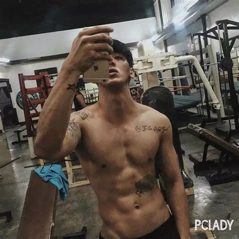 【大图】instagram当红裸体男模私照被曝，表情超销魂 男色 太平洋时尚网