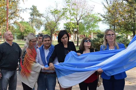 Izamiento De La Bandera En Plaza Belgrano 90 5 Fm Ciudad