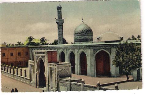 مرقد ومسجد ابو حنيفة النعمان البوابة القديمة للجامع والظاهرة بالصورة