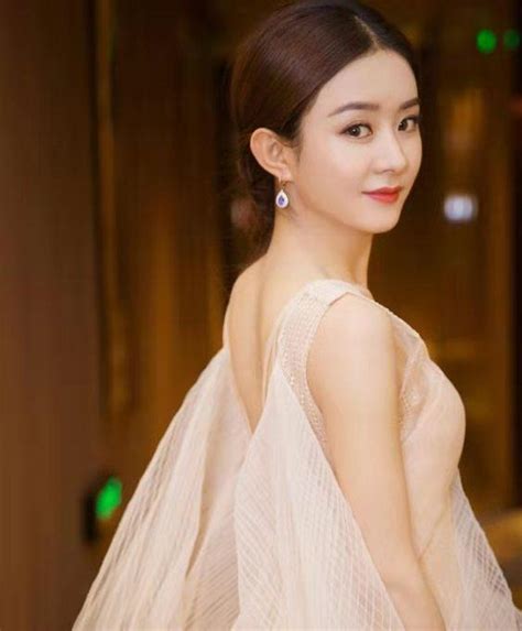 赵丽颖太性感啦，忍住了白嫩脚丫，可晒比基尼让大家怎么忍 财经头条