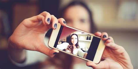 How Selfies Are Lowering Your Self Esteem Mindfood