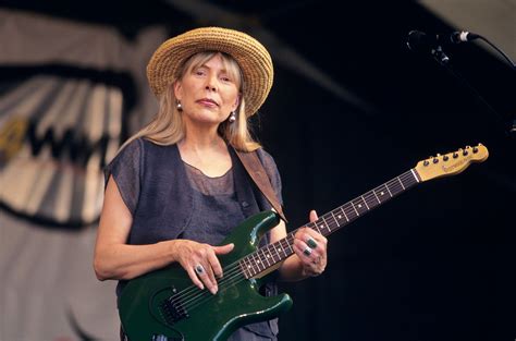 Joni Mitchell Pulling Music From Spotify In Solidarity With Neil Young