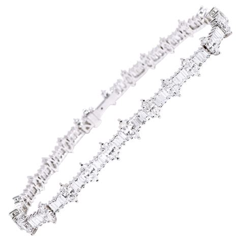 18 Karat White Gold 18 75 Carat Solitaire Ruby And Diamond Tennis