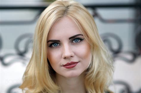 Wallpaper Women Blonde Face Portrait Blue Eyes 2048x1365
