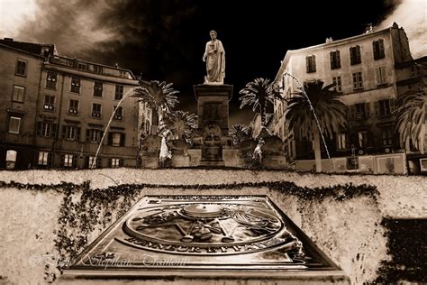 Papel De Parede Templo Monocromático Estátua França Praça Da