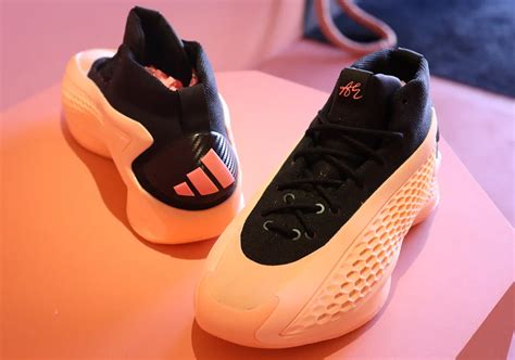Anthony Edwards Et Adidas Dévoilent La Ae1