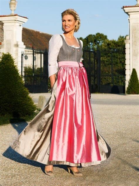 Hier Findest Du Großartige Festdirndln Die Auch Für Den Ball Der