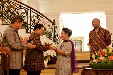 Moment Prabowo Subianto Hadiri Perayaan Ulang Tahun Ke 65 Titiek