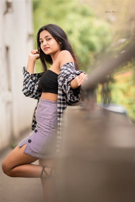 ඇත්තටම මේ ඩයස්ගේ නංගිද බුදු අම්මෝ ලස්සන එයා නම් සුර අඟනක්