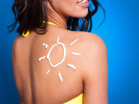 9 Rekomendasi Sunscreen Terbaik Untuk Kulit Berjerawat Ringan Di Kulit