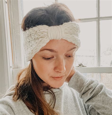 Easy Finger Knit Turban Headband Tutorial