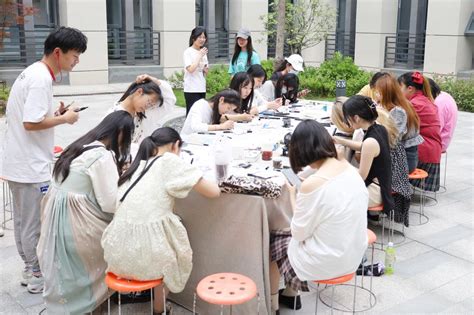 美术学院开展“艺术疗愈”之动漫体验活动 安庆师范大学美术学院欢迎您！