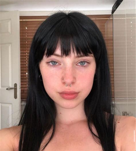 Pin By Pinner On Celebs Hair Beauty Black Hair Aesthetic Hair Looks