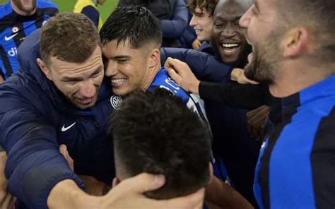 Inter Milan Premiazione E Festa Per La Supercoppa Foto Sky Sport