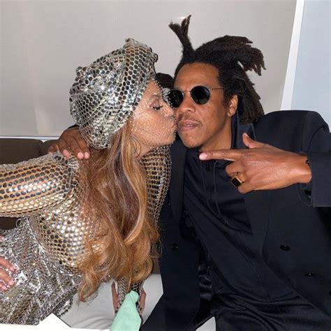 Beyonce And Jay Z Share A Kiss After Historic Grammys 2021 Wins Metro
