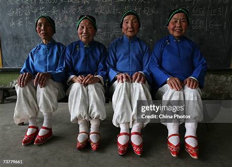 Chinese Women Bound Feet Stock Fotos Und Bilder Getty Images
