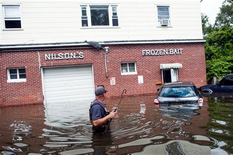 Rain On Long Island Breaks A Record Floods Highways And Sets Cars