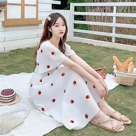 Women S Sweet And Elegant Super Immortal Forest Fruit Strawberry Print