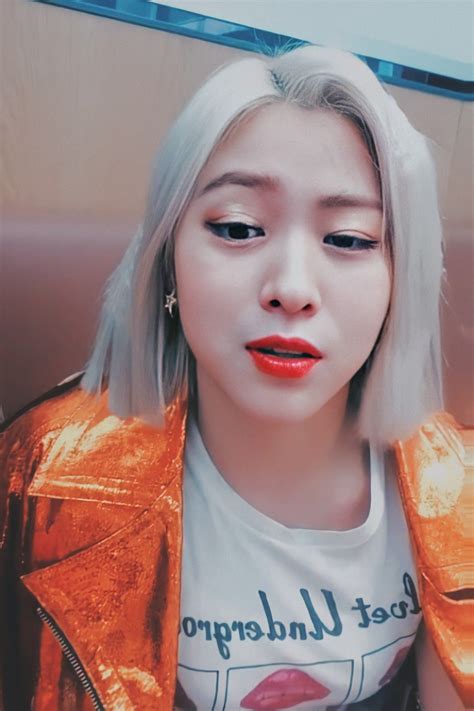 Pin By Chny On 『 Itzy 있지 』 Itzy Twitter Girl Group
