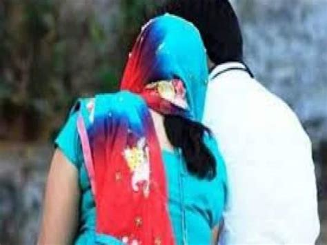 जेठ को दिल दे बैठी तीन बच्चों की मां दोनों ने अंधेरे का उठाया फायदा