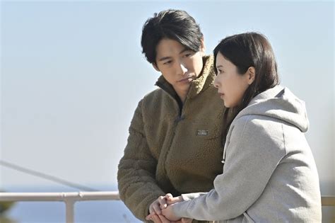 ドラマ『星降る夜に』、吉高“鈴”由里子×北村“一星”匠海が出会い以来の情熱キス｜星降る夜に｜tverプラス テレビ番組最新情報＆エンタメニュースまとめ