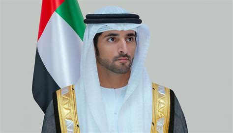 حمدان بن محمد يقدّم واجب العزاء في وفاة محمد علي سلطان العلماء