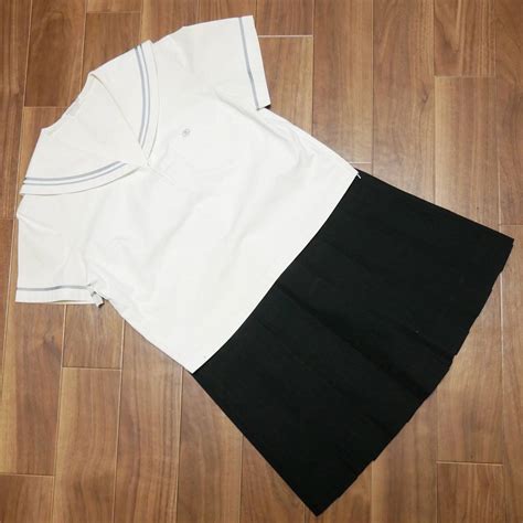 【未使用】名古屋女子大高セーラー服 白襟グレー2本ライン上下セット ウエスト61 丈55 夏服 半袖 中学 高校 Jk Jc 匿名配送の落札