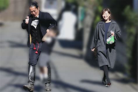 “w不倫報道”の広末涼子 手繋ぎでお受験付き添い、pta役員にも立候補…本誌が見てきた“幸せママ”姿（2ページ目） 女性自身